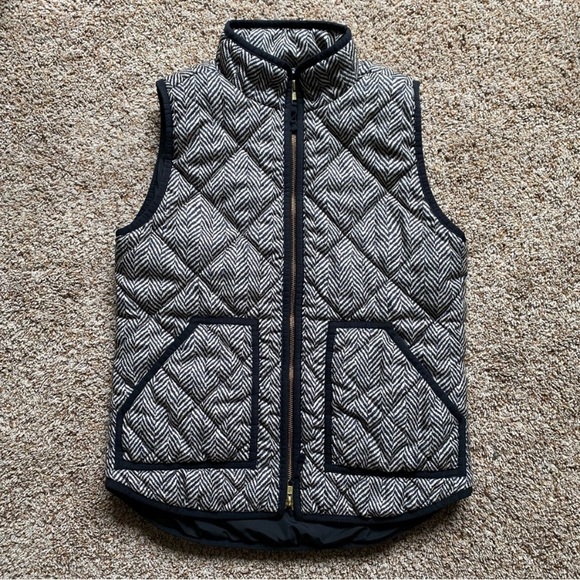 J. Crew | Jackets & Coats | Jcrew Womens Black And White Herringbone Quilted Vest With Pockets ...